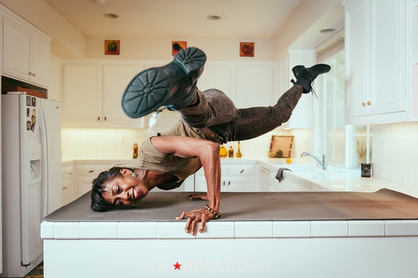 Stuck? Kick Forward – Balancing on Unstable Surfaces